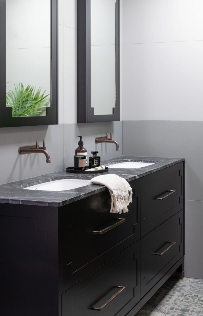 Our Towel Guide: Folder, Hanger or Scruncher? - Darren James